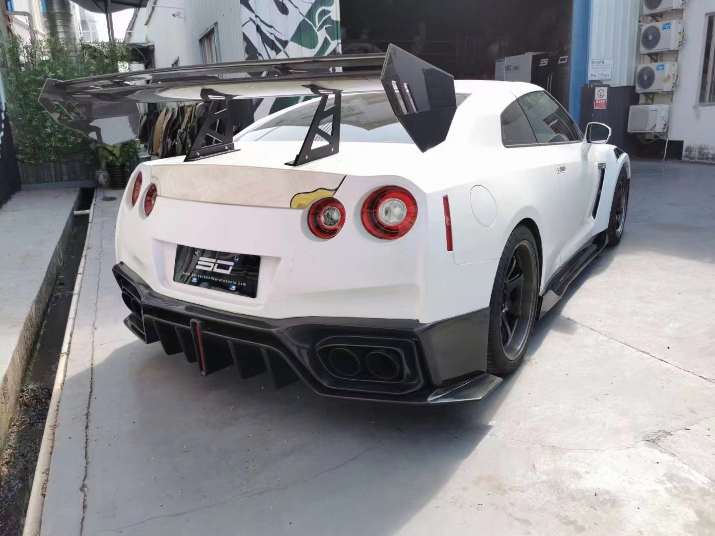 Robot Craftsman Nissan GTR Body Kit R35 GT Wing – Carbon Mania